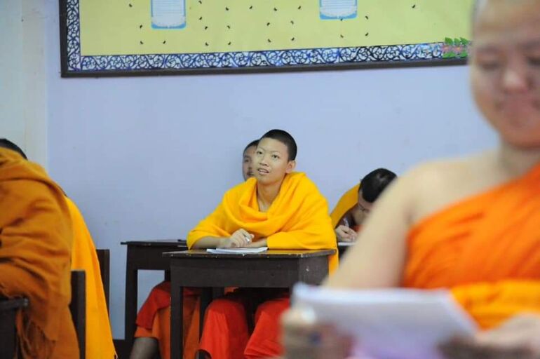 Phuwarat Lnk.Bio · link in bio