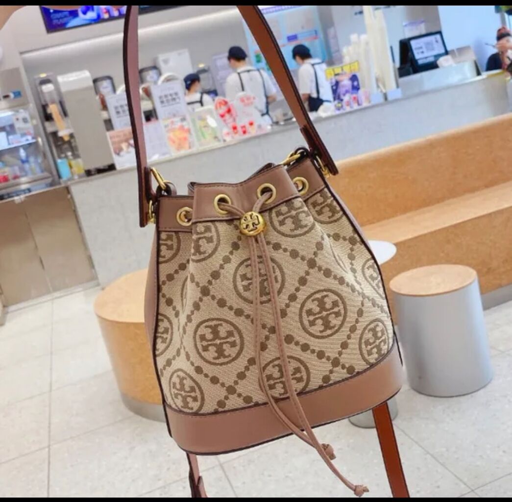 @_.moniboo Lnk.Bio · link in bio